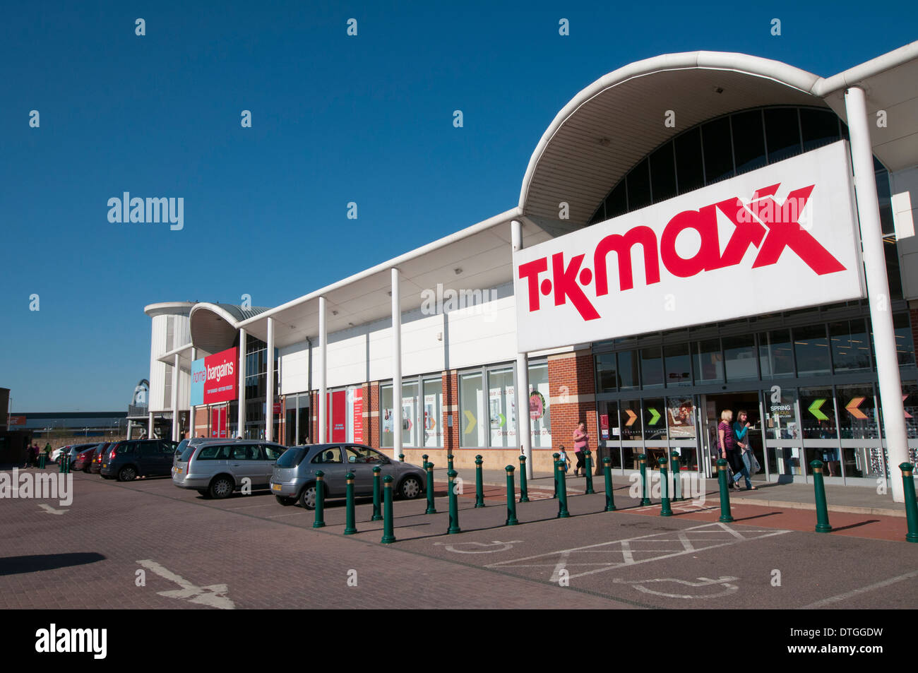 St Peters Retail Park in Mansfield, Nottinghamshire England UK Stock ...