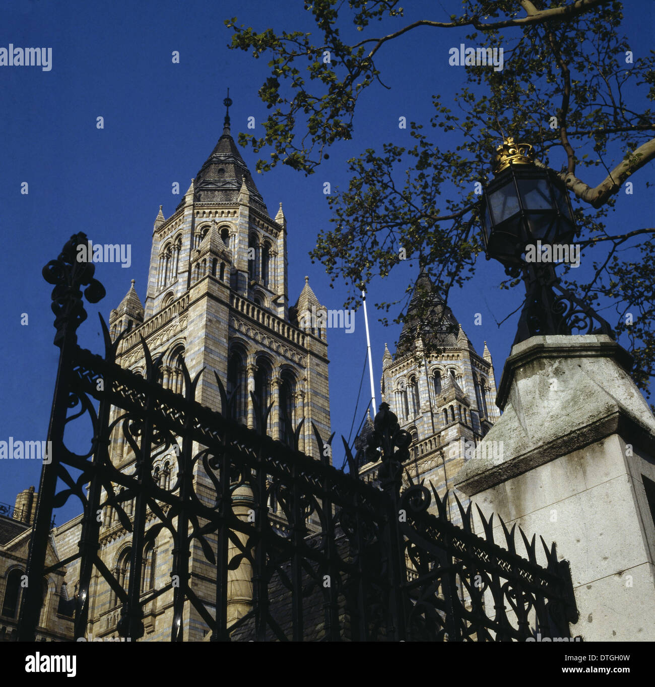 London exterior architecture hi-res stock photography and images - Alamy