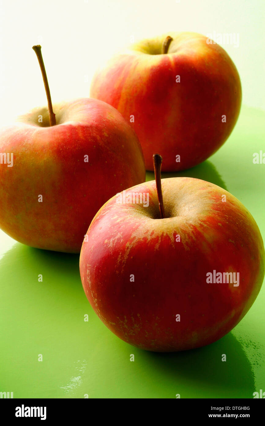 Elstar apples hi-res stock photography and images - Alamy