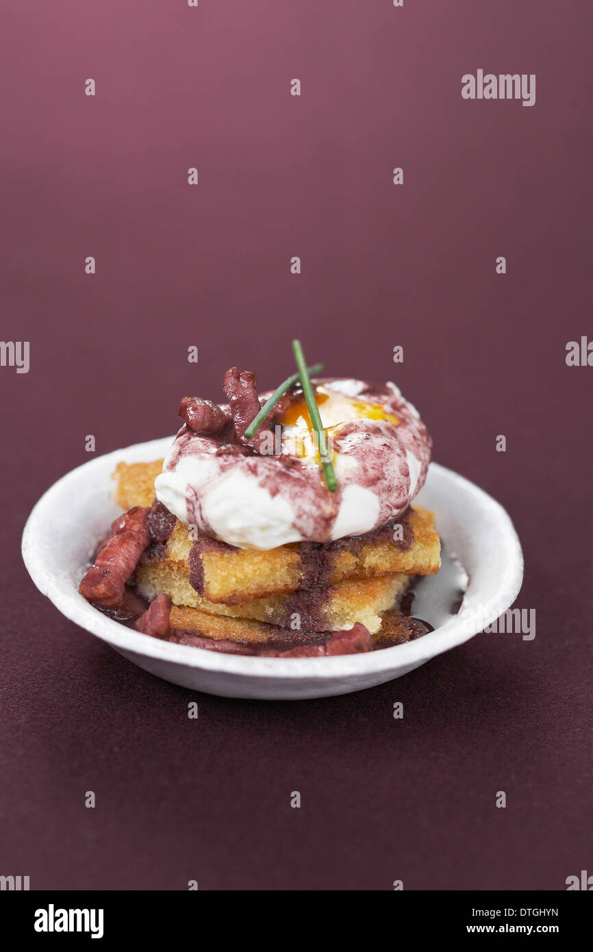 Poached egg meurette Stock Photo - Alamy