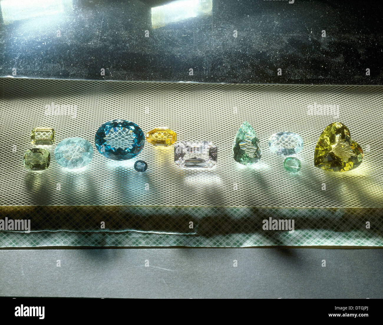 Beryllium silicate hi-res stock photography and images - Alamy