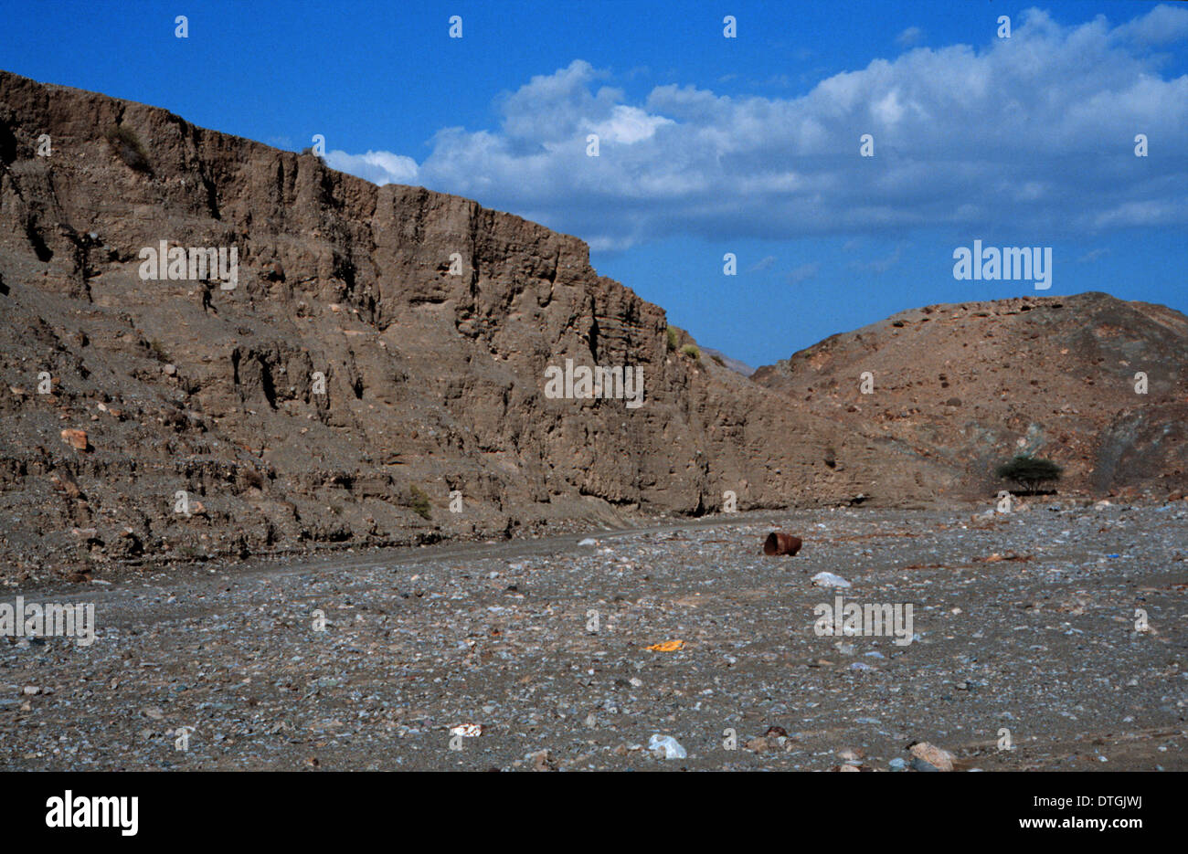 Desert rock pebble arab hi-res stock photography and images - Alamy