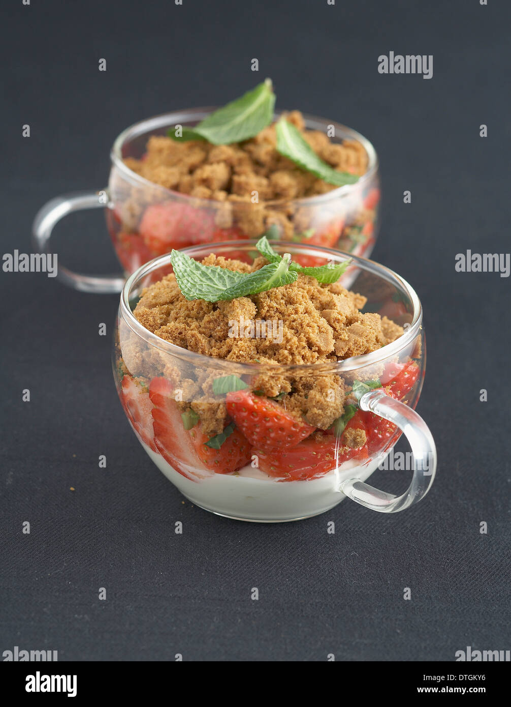 Express strawberry Spéculos crumble Stock Photo - Alamy