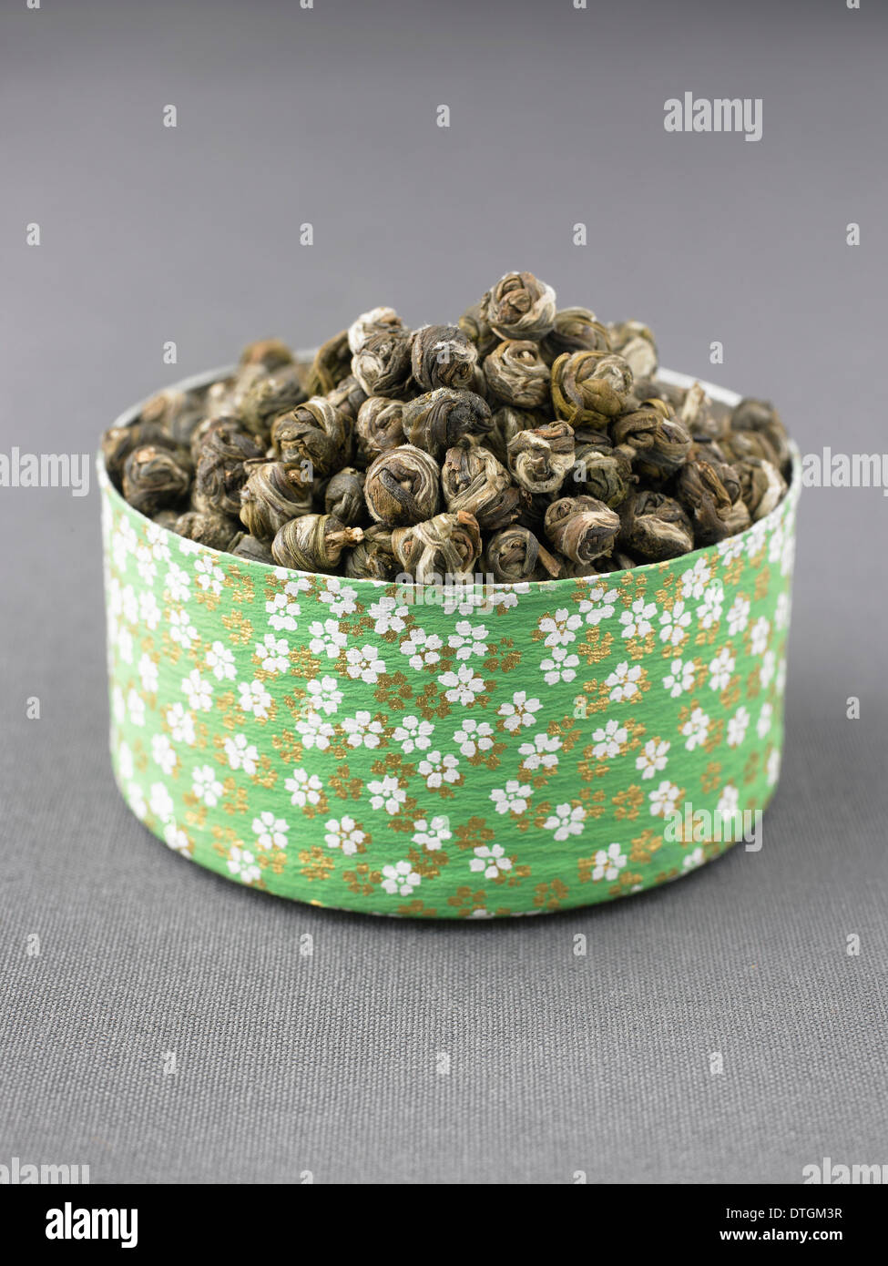 Tea leaf box hi-res stock photography and images - Alamy