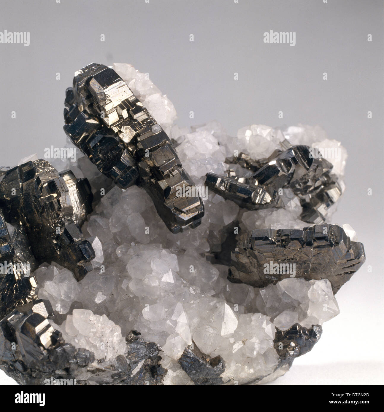 Lead antimony sulfosalt mineral hi-res stock photography and images - Alamy