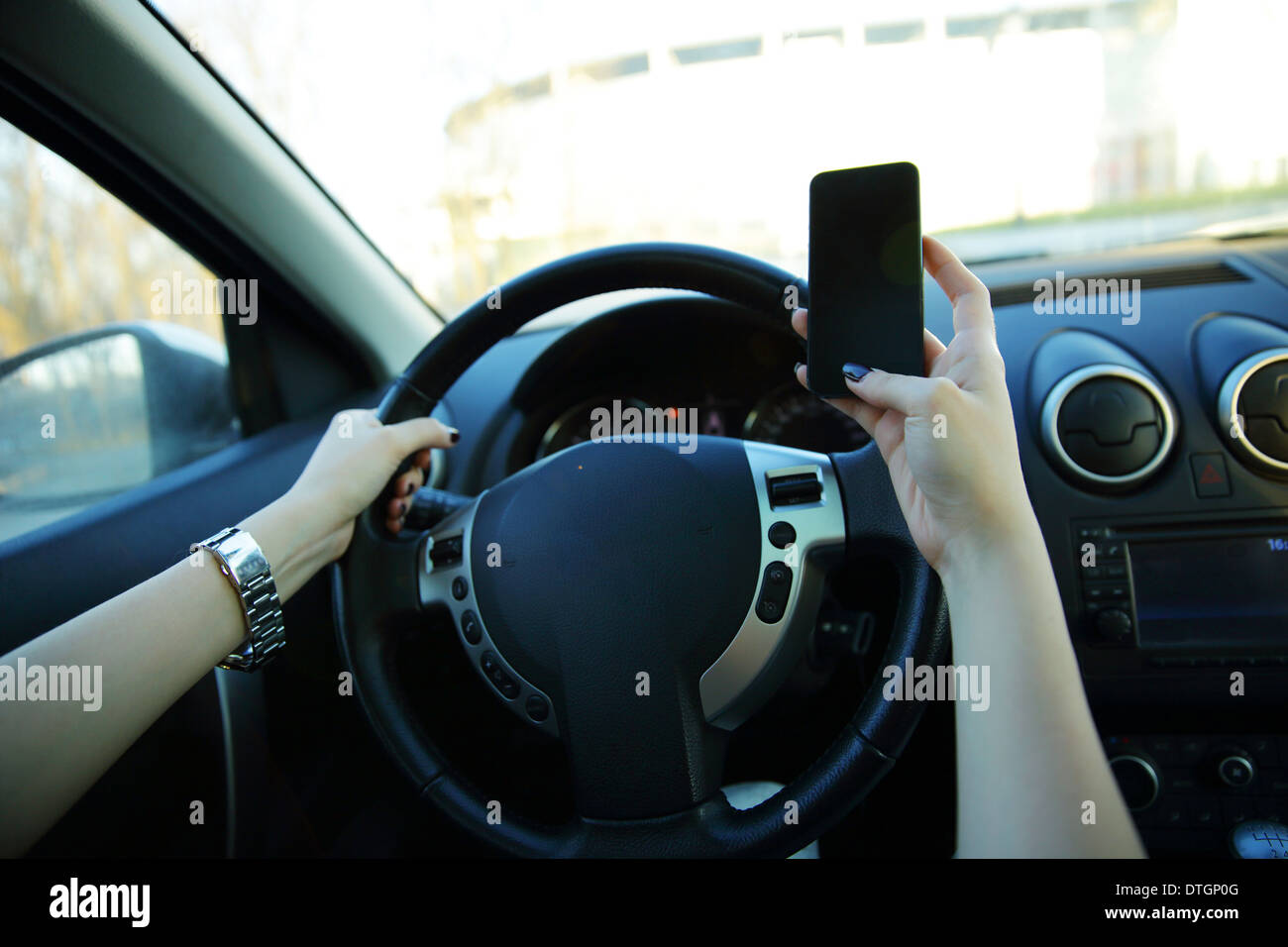 Car text message hi-res stock photography and images - Alamy