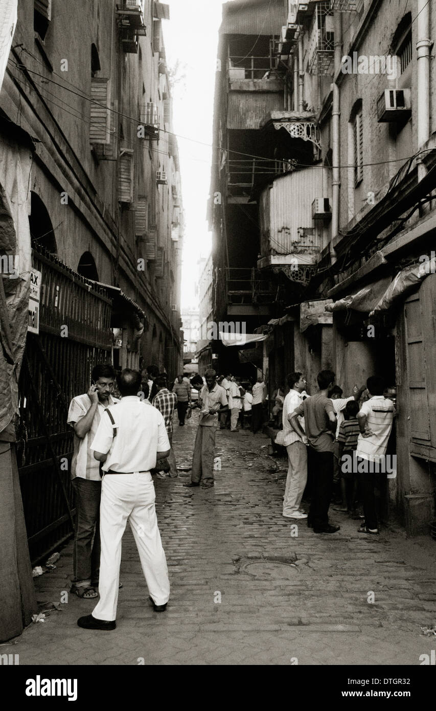 Travel Photography - Street scene in Calcutta Kolkata in West Bengal in ...