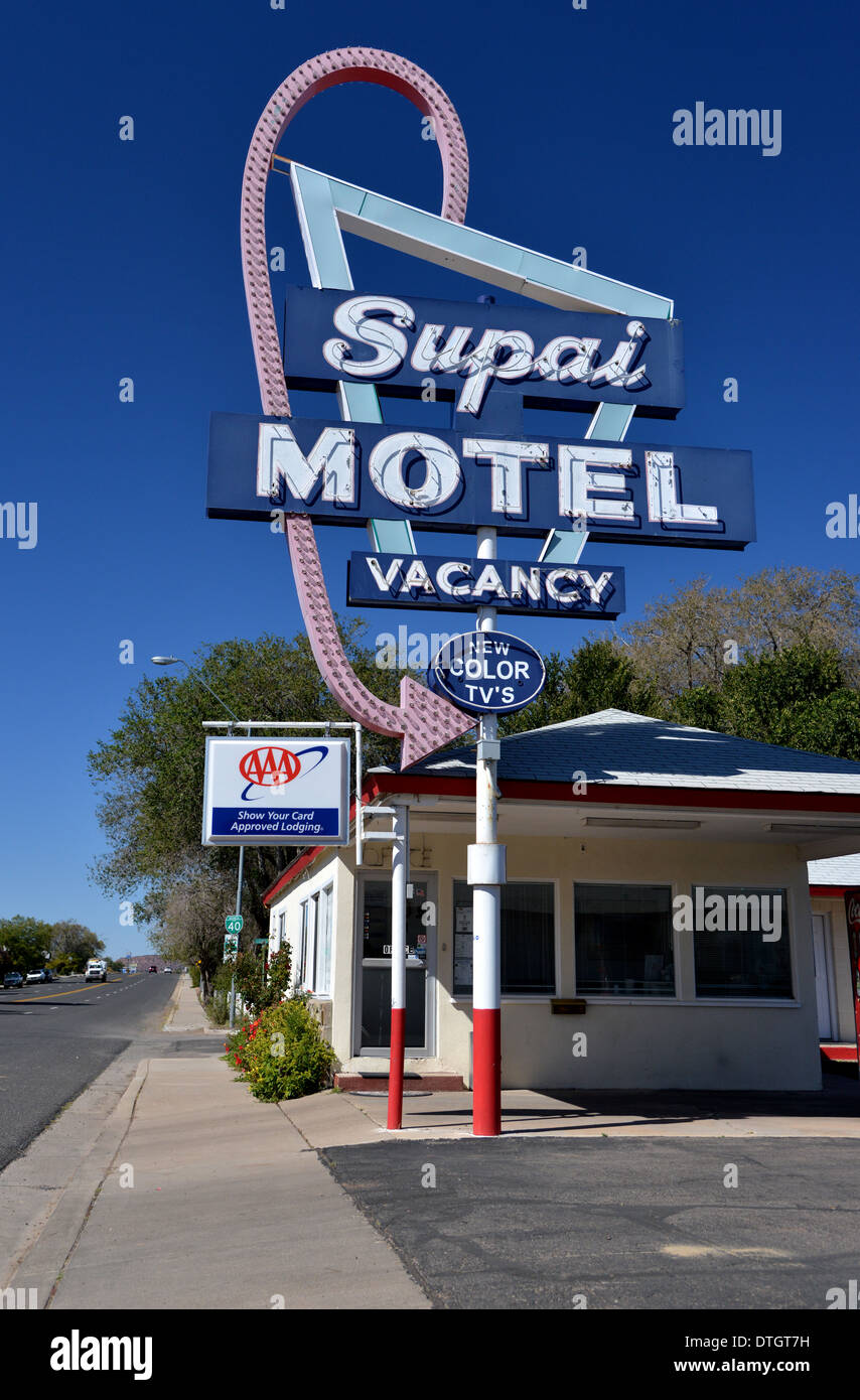 Motel neon sign hi-res stock photography and images - Alamy