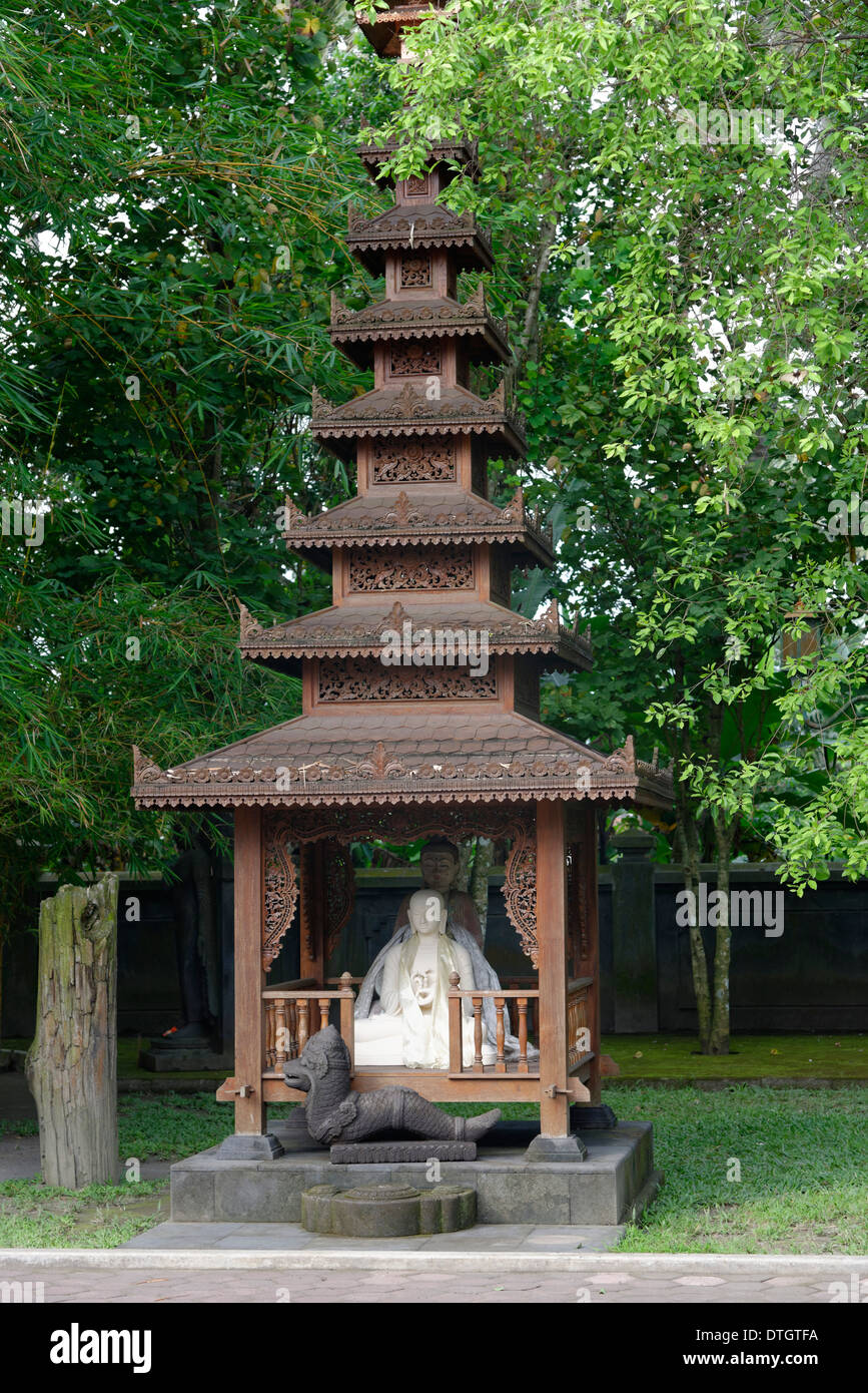 Buddha statue in a pagoda, Buddhist Mendut Monastery, Mendut, Central ...