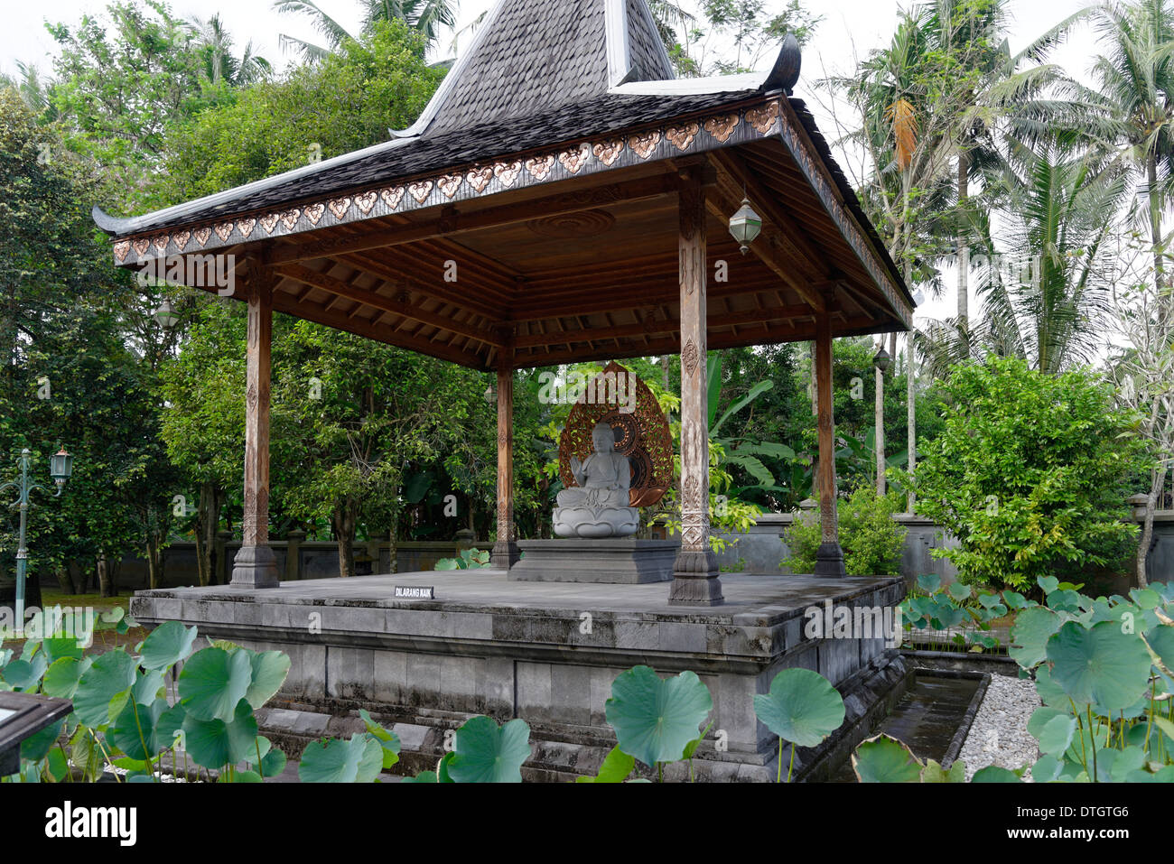 Buddha statue, Buddhist Mendut Monastery, Mendut, Central Java ...