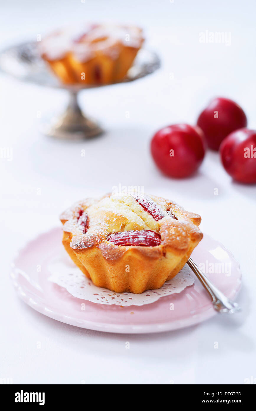 Plum cake hi-res stock photography and images - Alamy