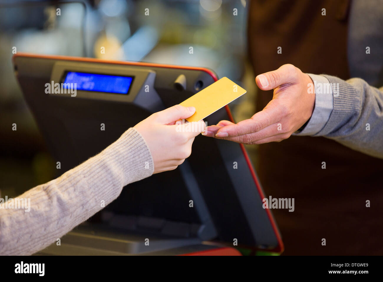 Credit card only in store cashier hi-res stock photography and images ...