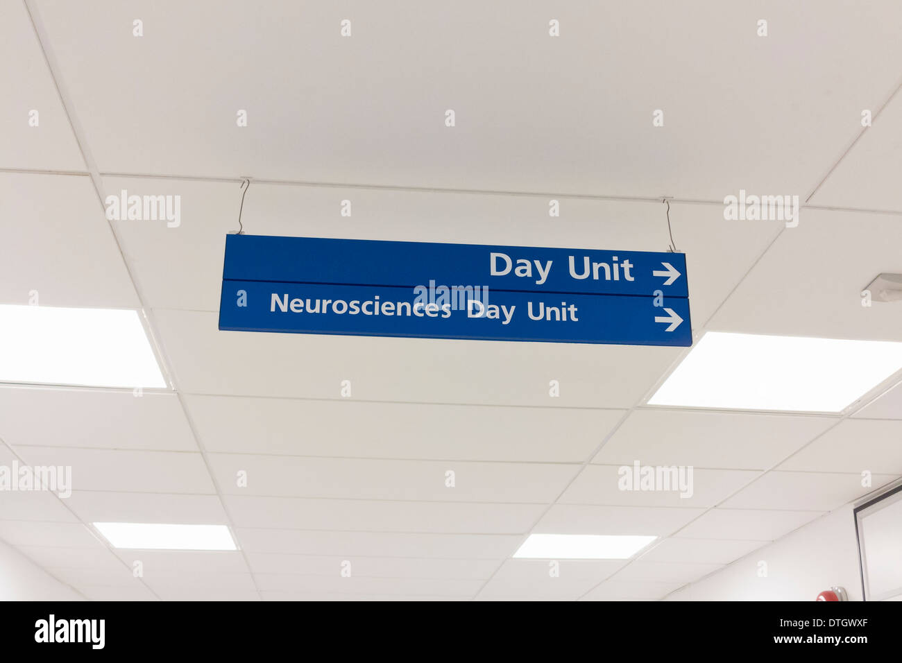 Day unit sign in a UK hospital Stock Photo - Alamy