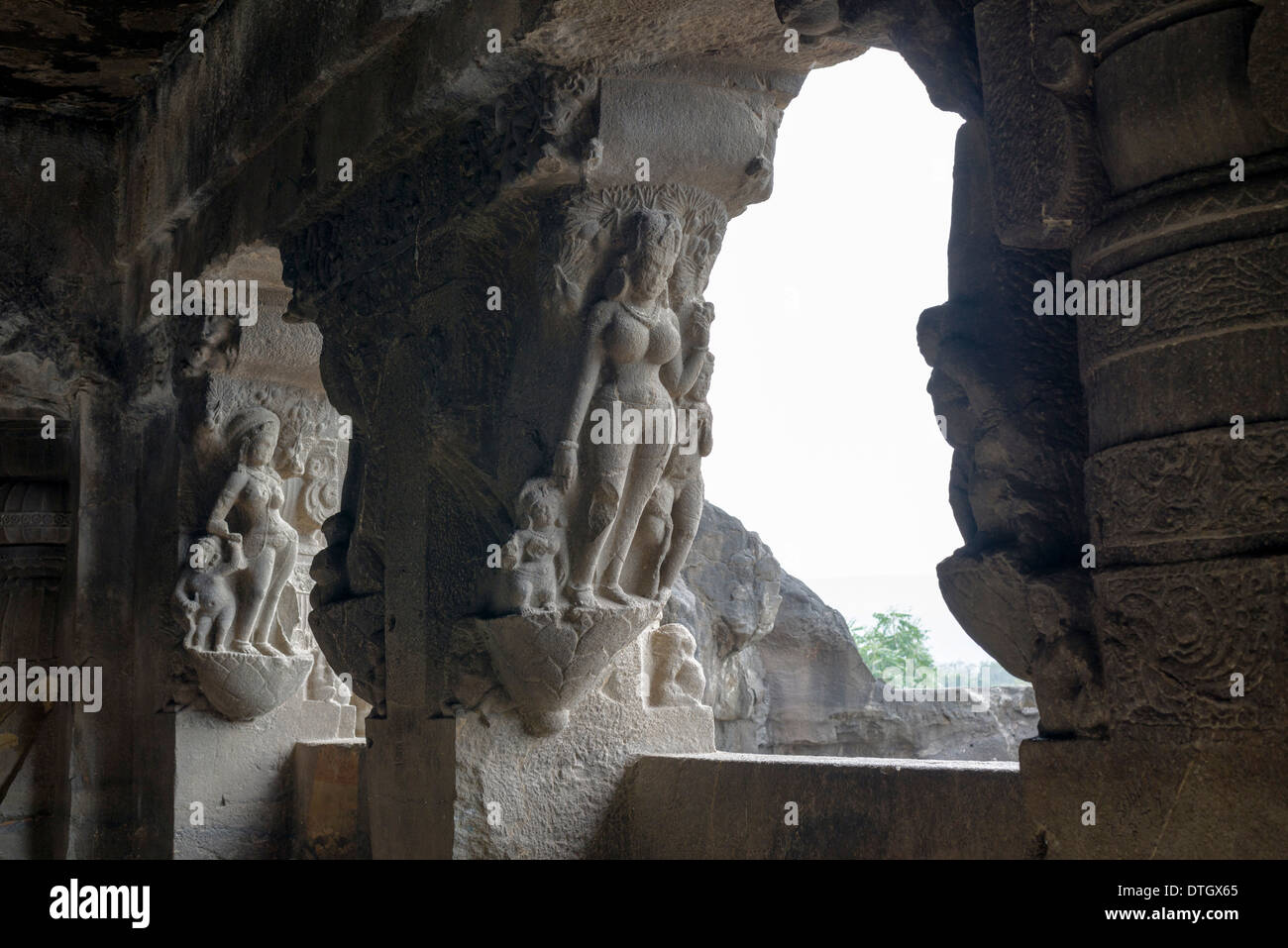 Stone reliefs in cave 21, the Kailashanatha Cave, Ellora Caves, UNESCO ...