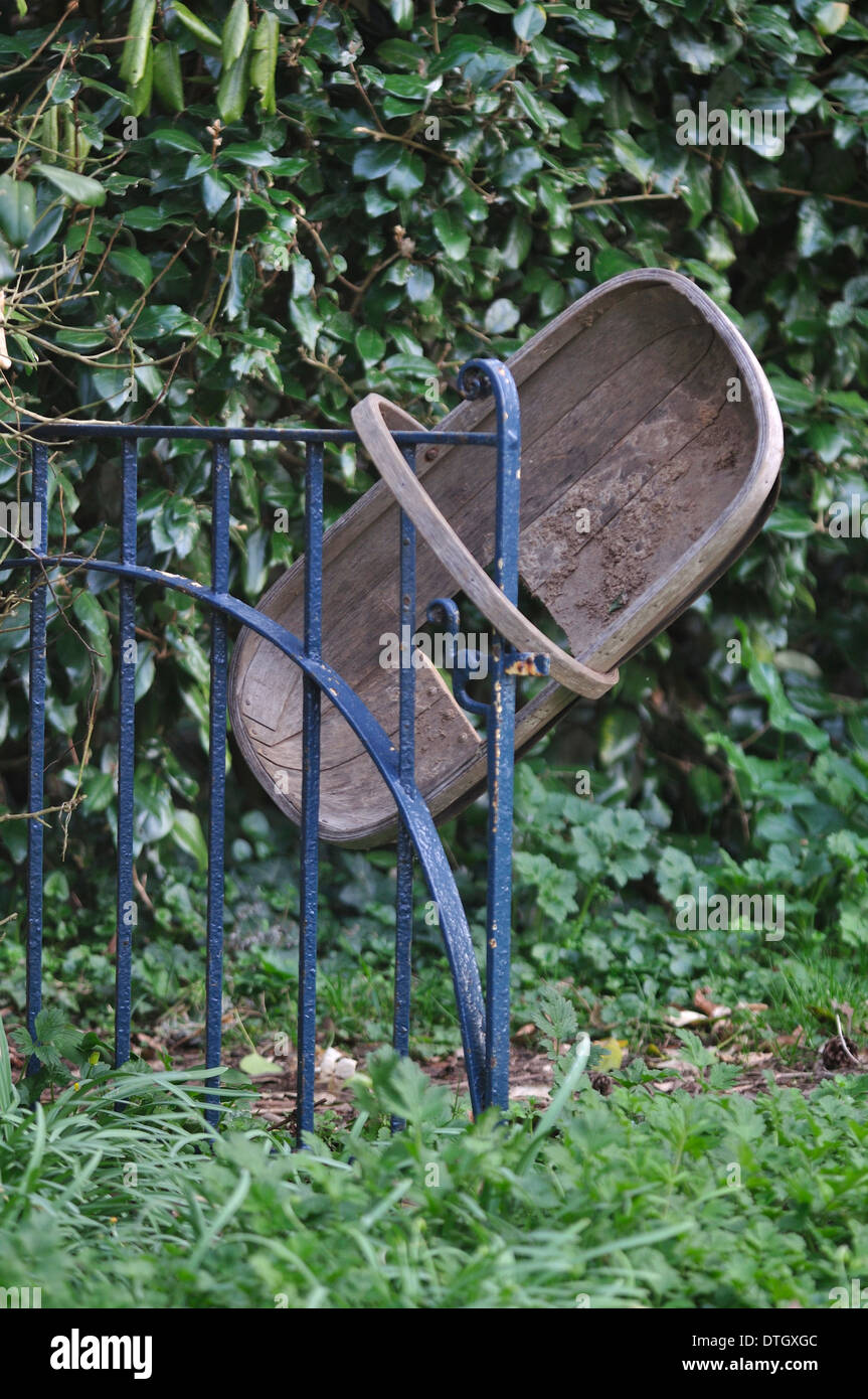 Rustic garden gate hi-res stock photography and images - Alamy