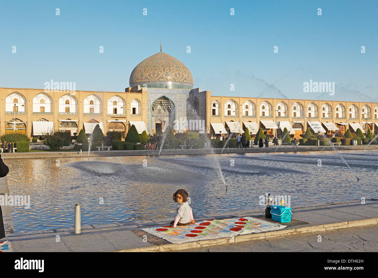 Mosque isfahan dome hi-res stock photography and images - Alamy