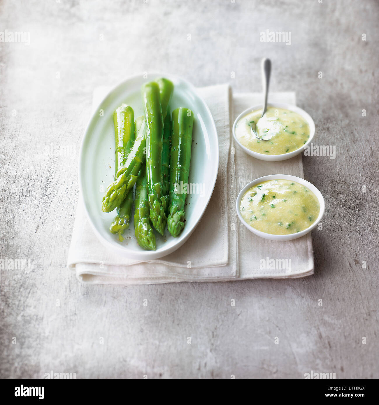 Green asparagus with mousseline sauce Stock Photo - Alamy