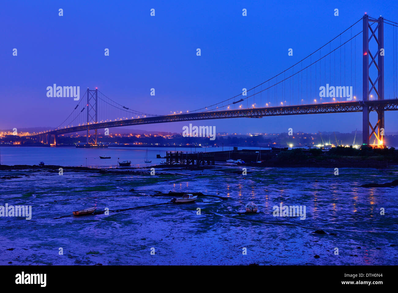 Forth Road Bridge, motorway bridge, spanning the Firth of Forth, North ...