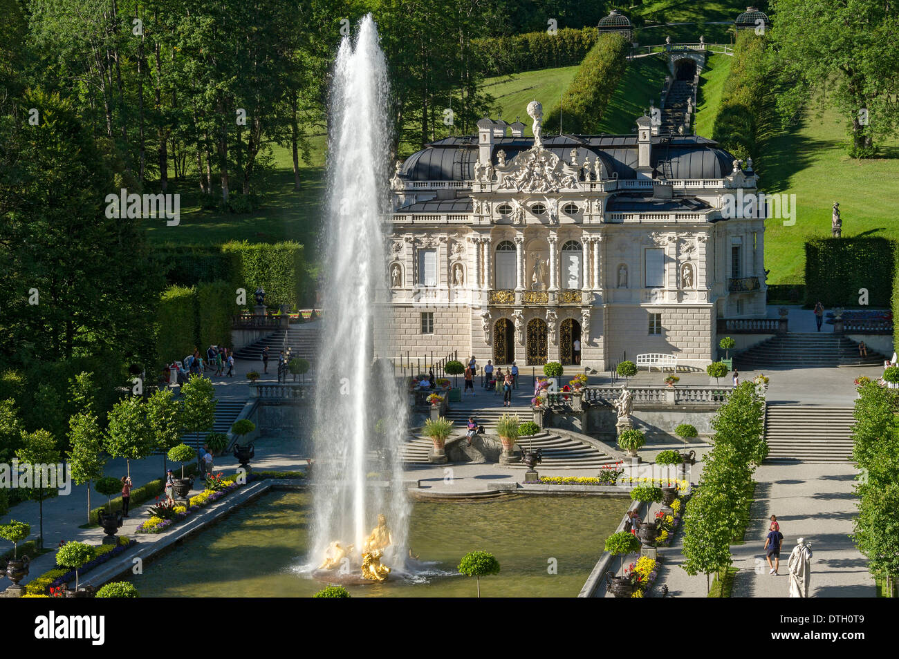 Flora fountain with a water fountain, palace gardens in front of ...