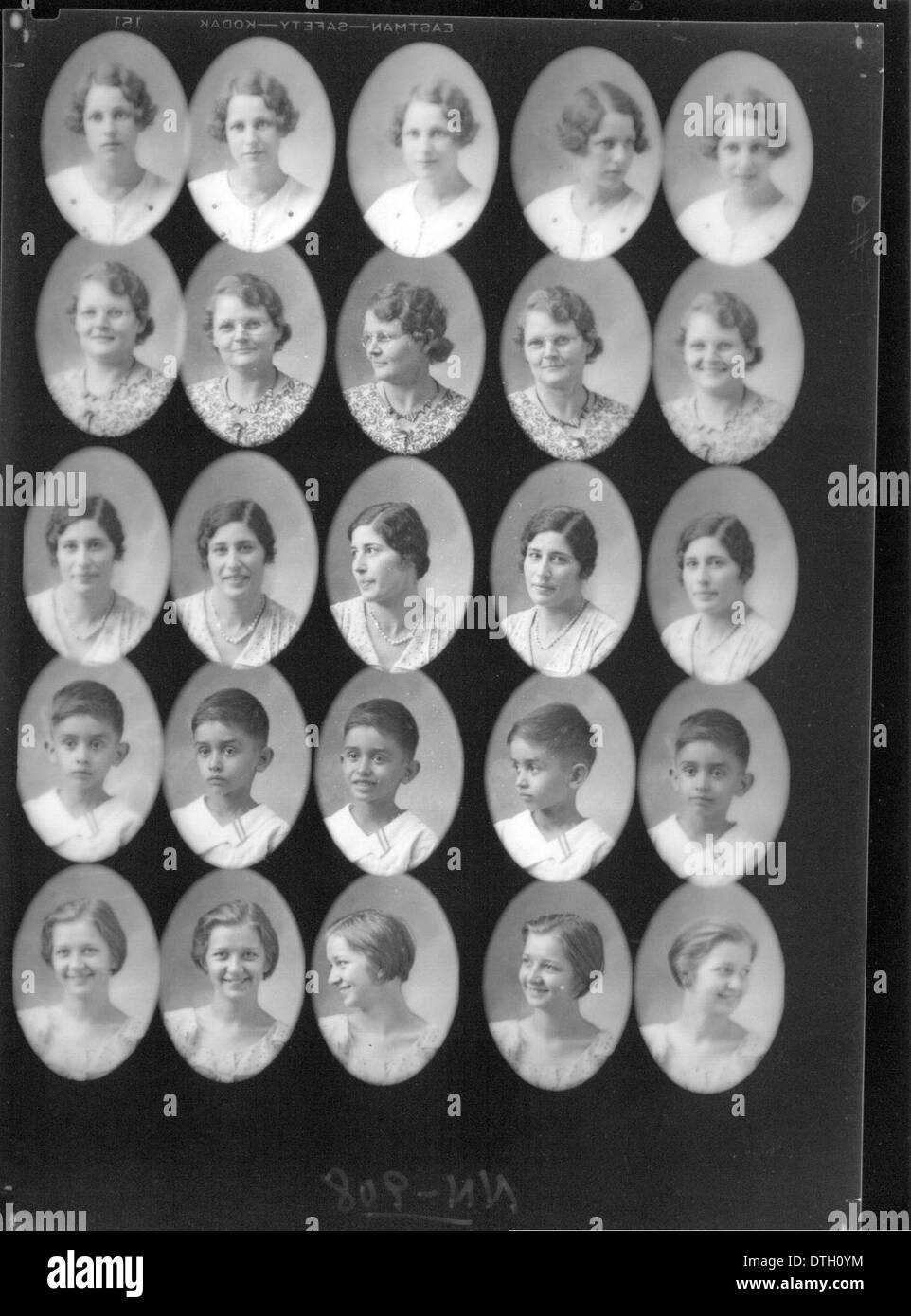 Group four women child hi-res stock photography and images - Alamy