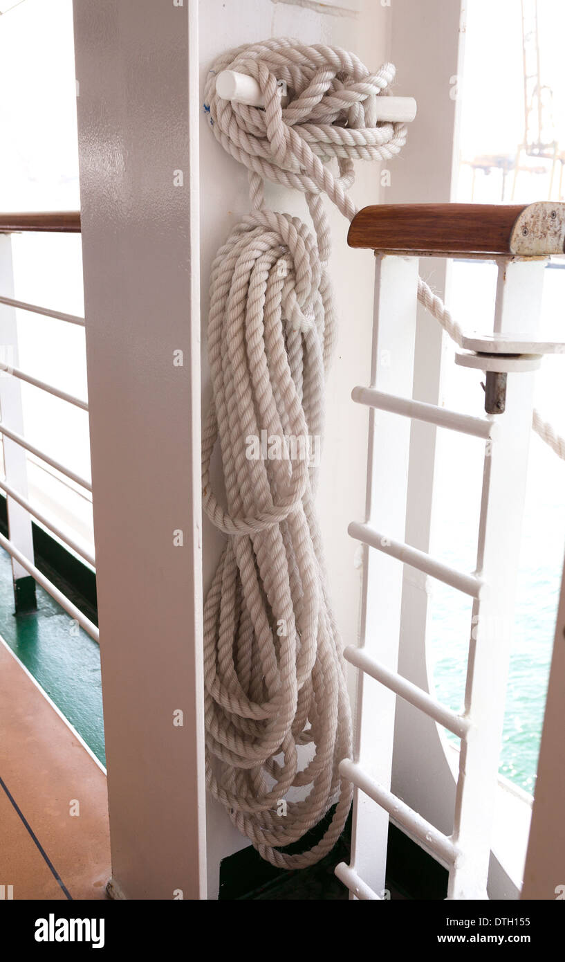 Secured maritime rope Stock Photo - Alamy