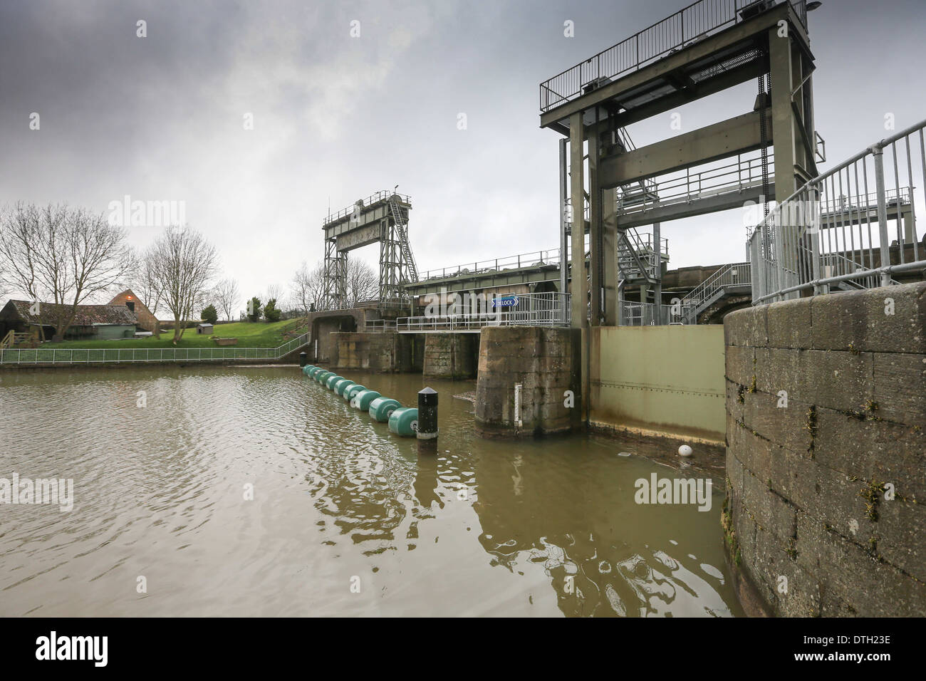 THE DENVER SLUICE ON CAMBRIDGESHIRE/NORFOLK BORDER Stock Photo - Alamy