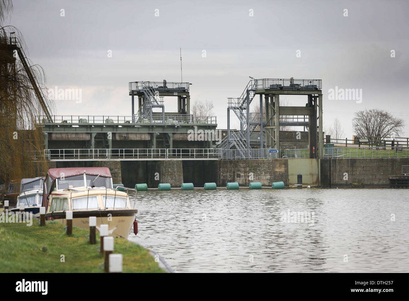 THE DENVER SLUICE ON CAMBRIDGESHIRE/NORFOLK BORDER Stock Photo - Alamy