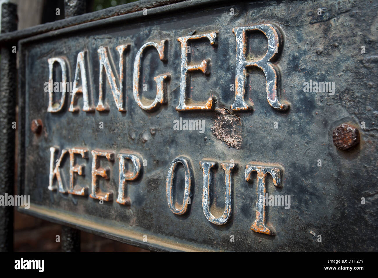 Rusty Metal Sign Stock Photos & Rusty Metal Sign Stock Images - Alamy