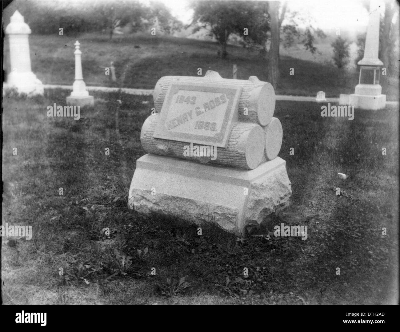 Old photographs of cemeteries hi-res stock photography and images - Alamy