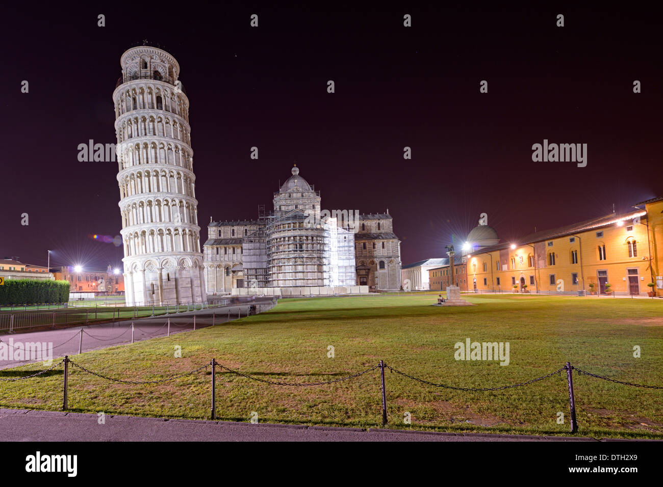 Night shot leaning tower pisa hi-res stock photography and images - Alamy