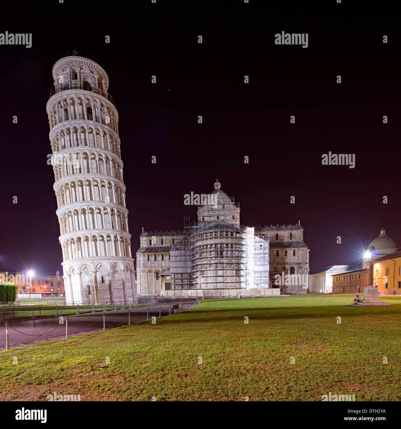 Leaning tower of pisa night hi-res stock photography and images - Alamy