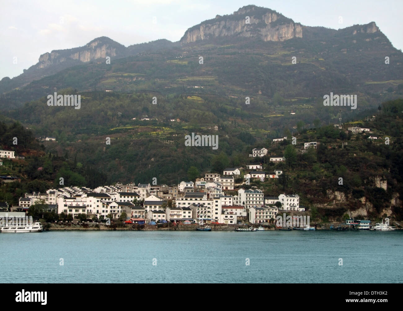 Yangtze river scenery hi-res stock photography and images - Alamy