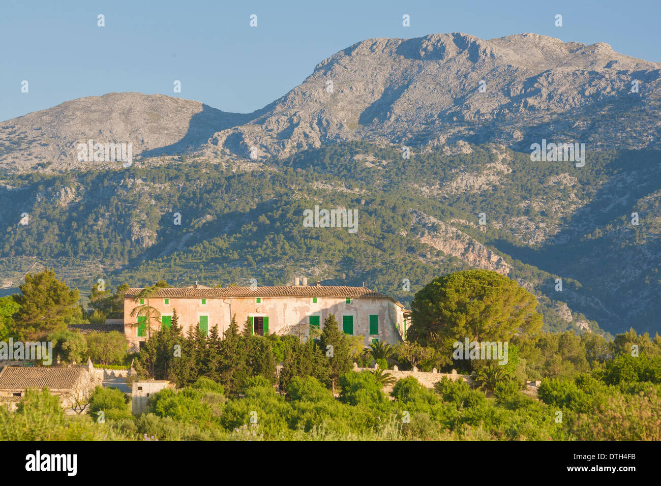 Son Fuster country estate in Inca area. Tramuntana mountains ...