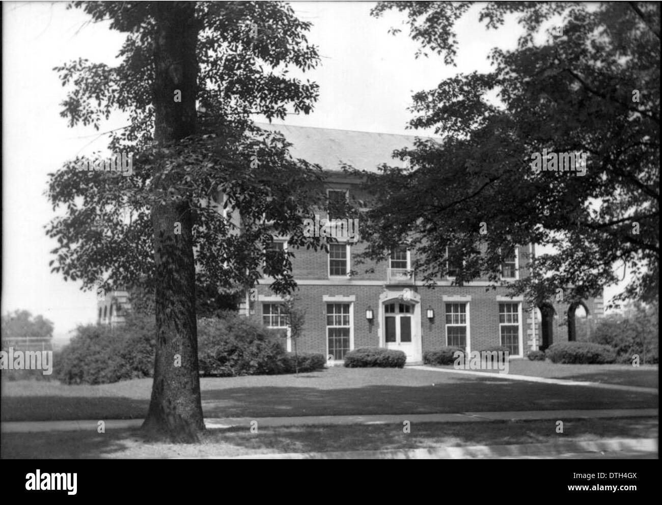 The Delta Kappa Epsilon house at Miami University in Oxford, Ohio ...