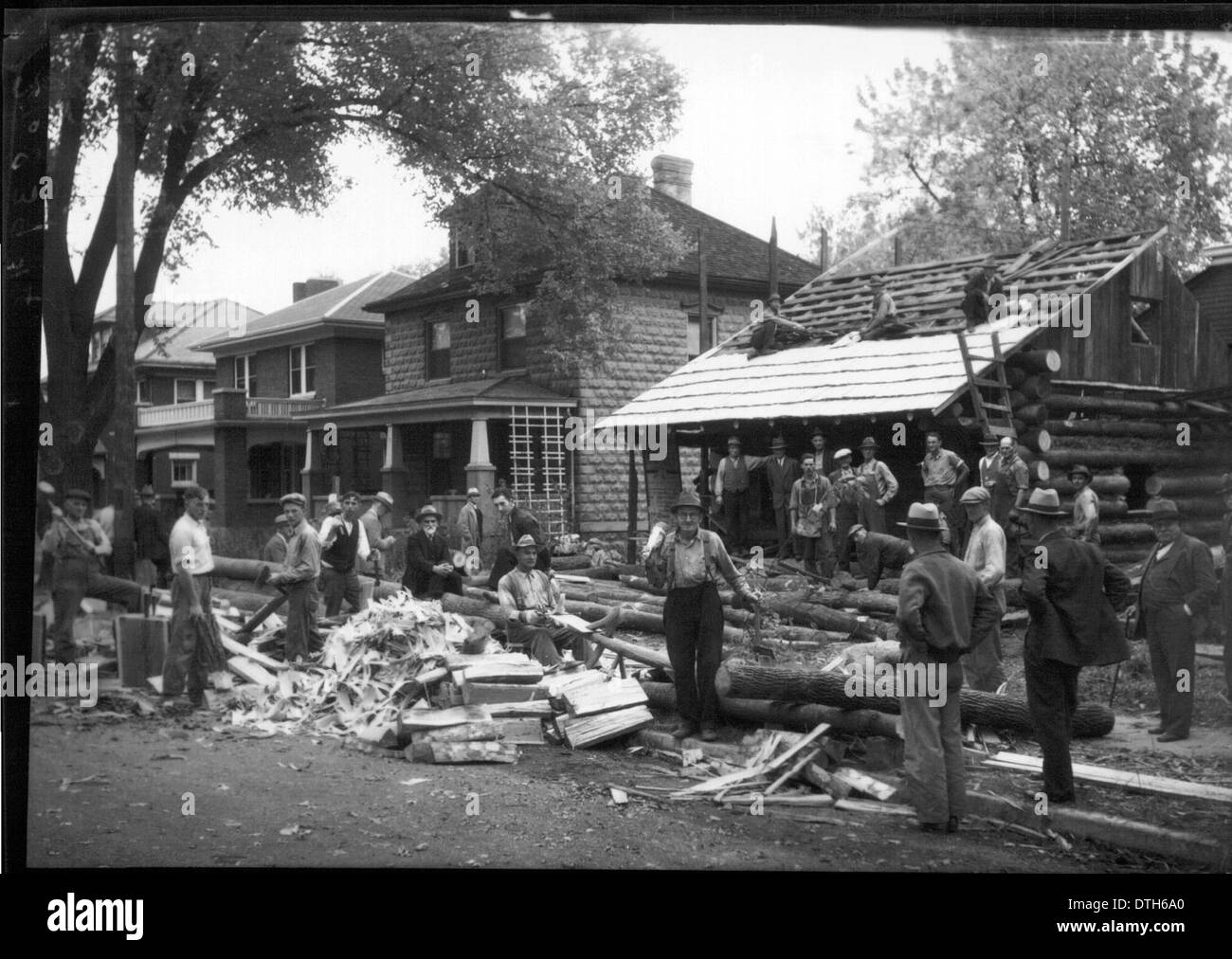 Log cabin wooden in Black and White Stock Photos & Images - Alamy