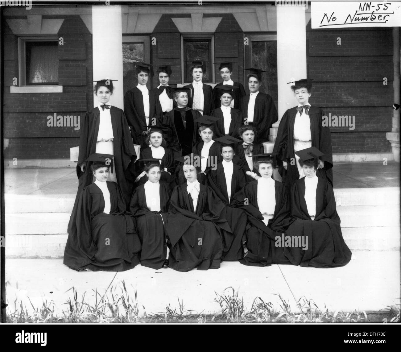 Class n hi-res stock photography and images - Alamy