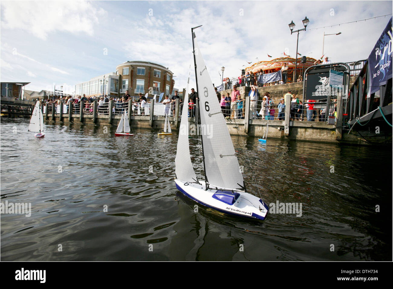 Model boats hi-res stock photography and images - Alamy