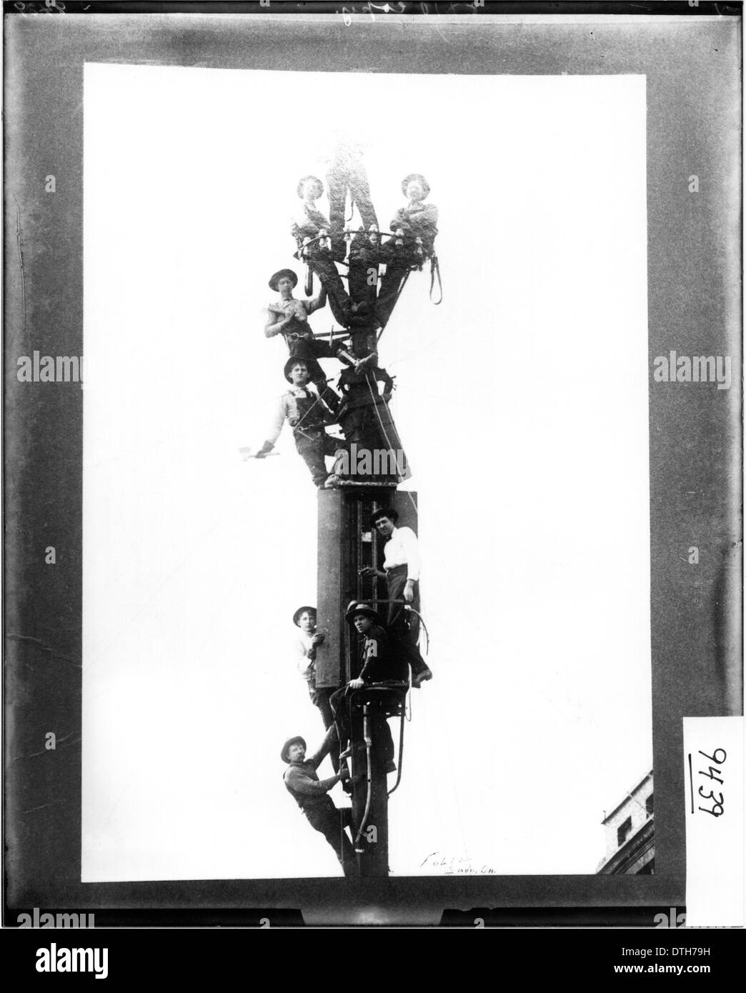 Scaling infrastructure hi-res stock photography and images - Alamy