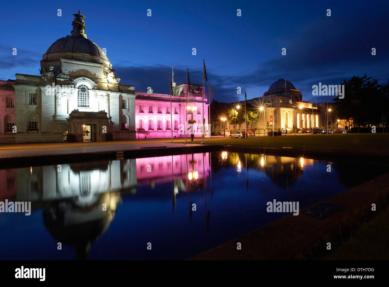Cardiff business skyline hi-res stock photography and images - Alamy