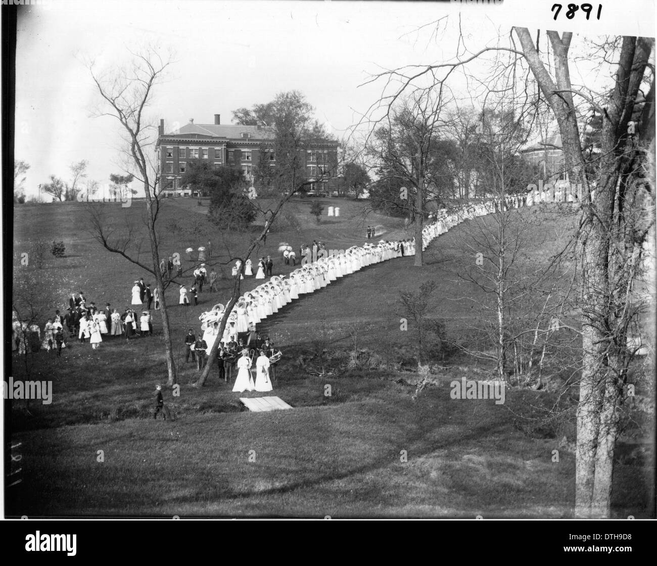 The 1907 Tree Day event at Western College featured parades and ...