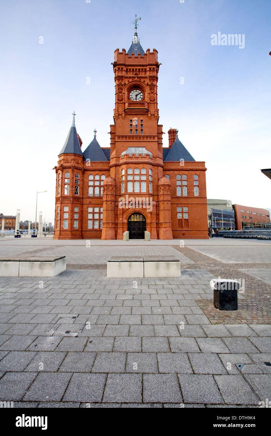 Pierhead cardiff bay hi-res stock photography and images - Alamy