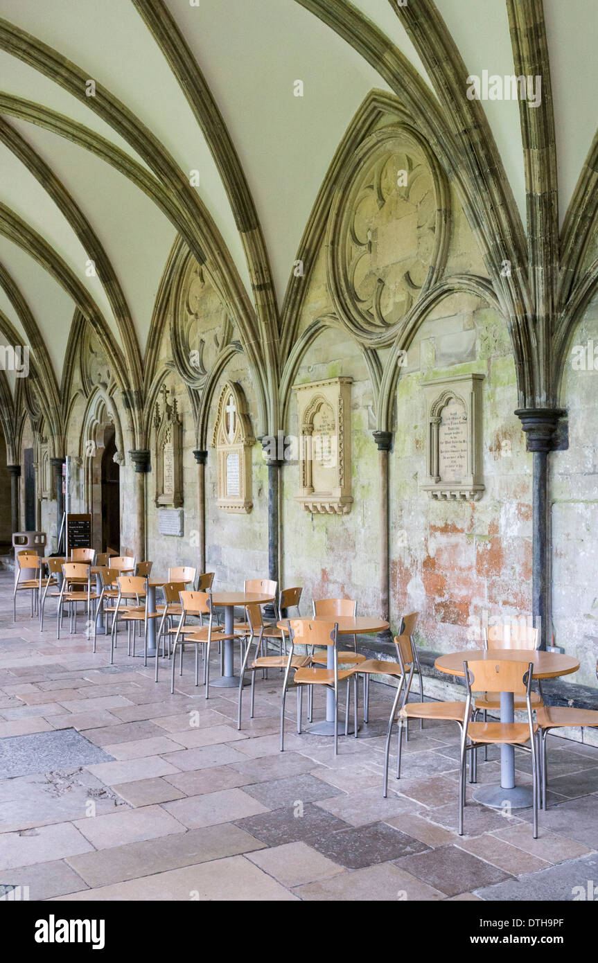 Empty chairs and tables in Salisbury Cathedral Cloisters Stock Photo ...