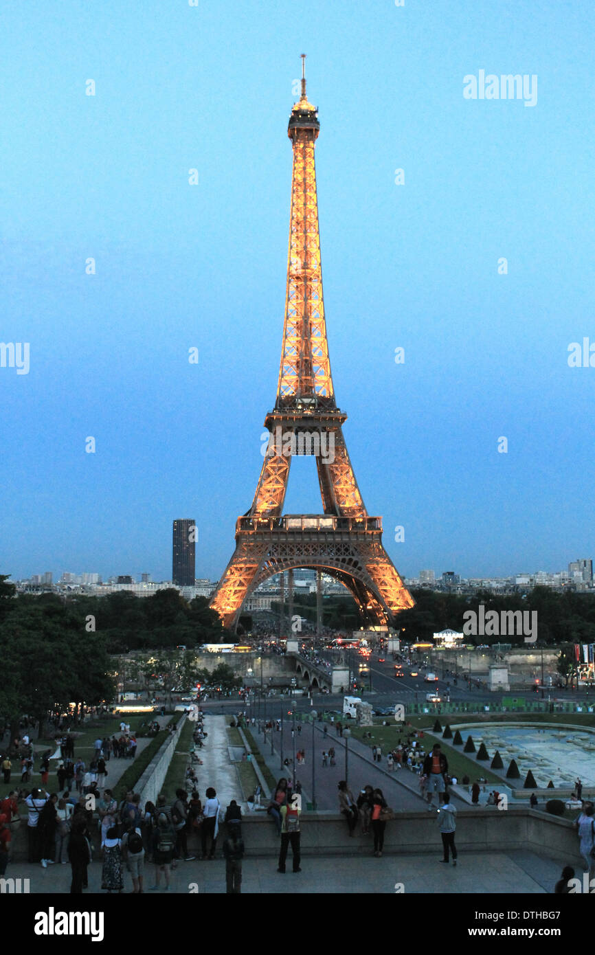 The Eiffel Tower lit up at dusk Stock Photo - Alamy The Eiffel Tower lit up at dusk Stock Photo - Alamy