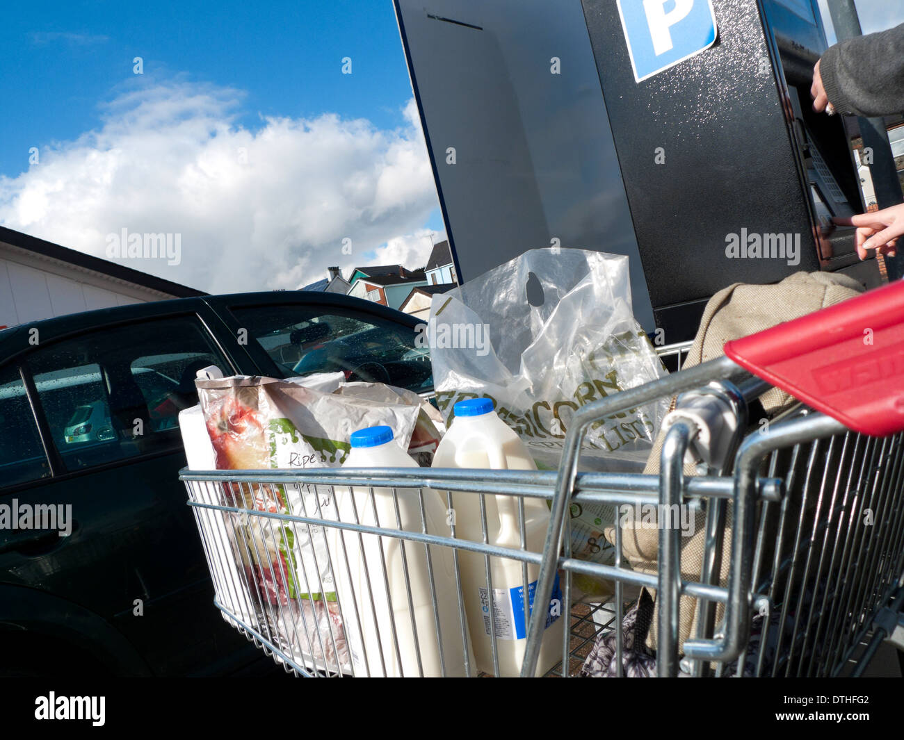 Milk cart hi-res stock photography and images - Alamy