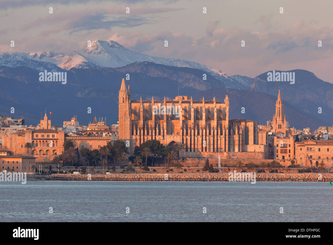 Palma de Majorca Gothic cathedral in Wintertime at sunset. South facade ...