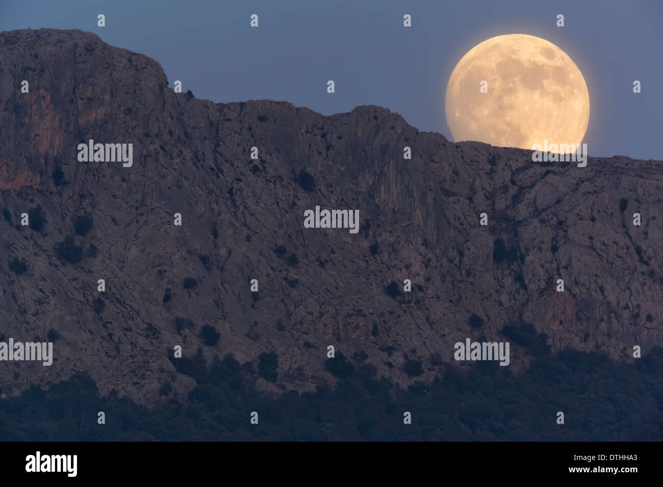 Sierra de alfàbia mountains majorca hi-res stock photography and images ...