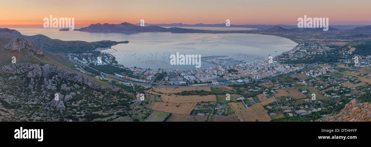 Port de Pollensa resort and Pollensa harbour. View at dawn in ...