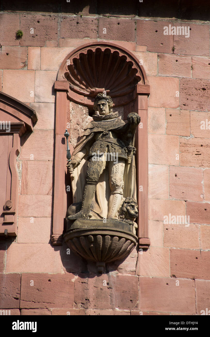 Heidelburg Castle Germany statue in Gateway wall Stock Photo - Alamy
