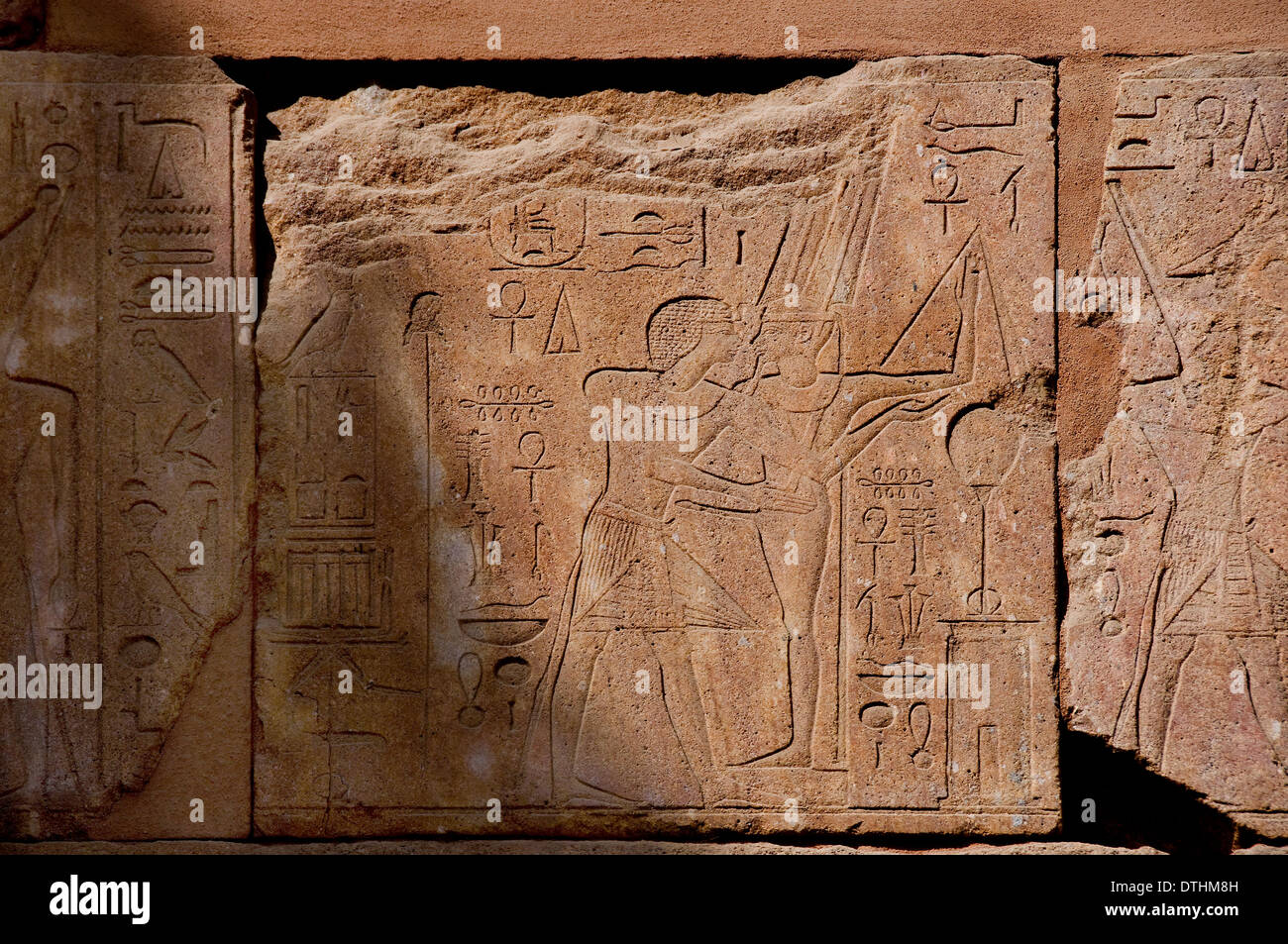 Red Chapel: view of the Pharaoh Queen Hatshepsut tribute to god Min ...