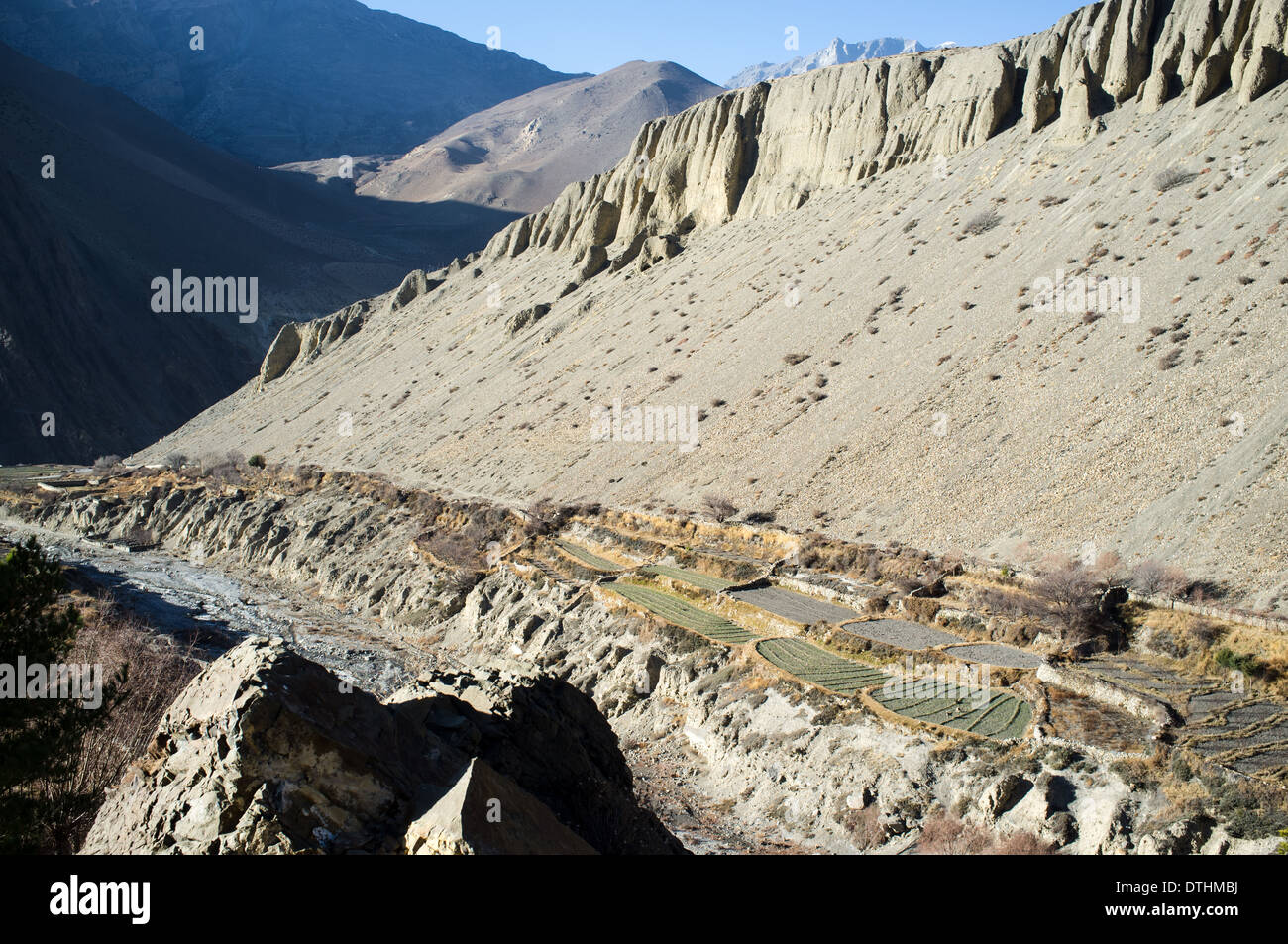 Mountainous view lower mustang nepal hi-res stock photography and ...
